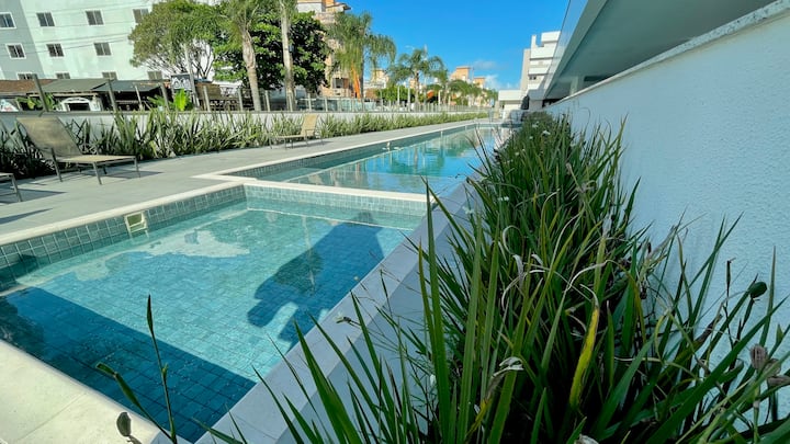 Lindo Apart Novo Com Piscina Próximo A Praia - Florianópolis