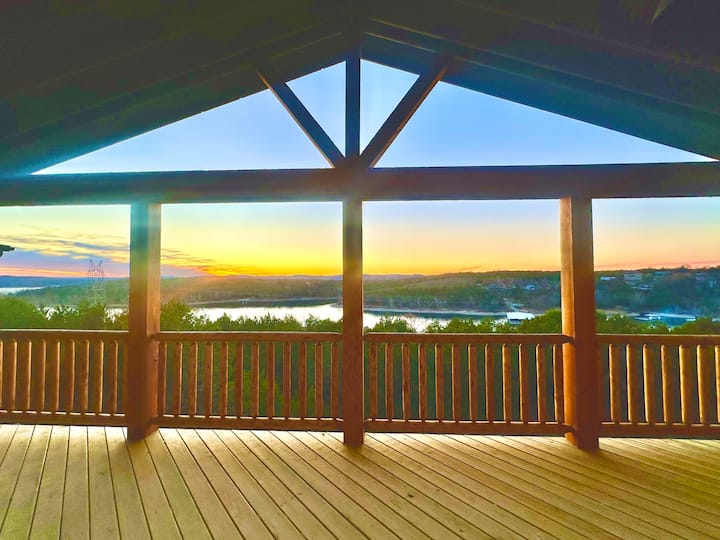 Stunning Lake Views | Private Hot Tub | Pools! - Branson