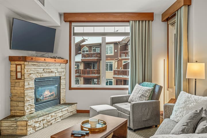 Romantic Mountain Escape - Outdoor Hot Tubs - Canmore