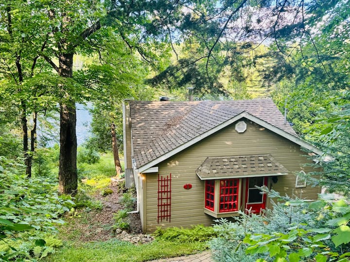 Chalet Bord De Lac | Foyer, Wi-fi Rapide, Ski - Laurentides