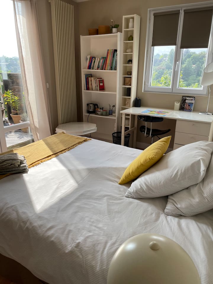 Jolie Chambre Lumineuse Dans Maison Au Calme - Mont-Saint-Aignan