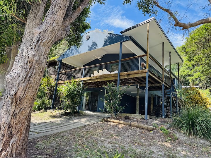 Tuckeroo + Sleeps 10 + Central - Point Lookout