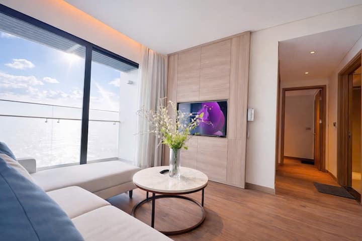 Spectacular Sunrise Sea View. 2br/2bath/balcony - Hạ Long