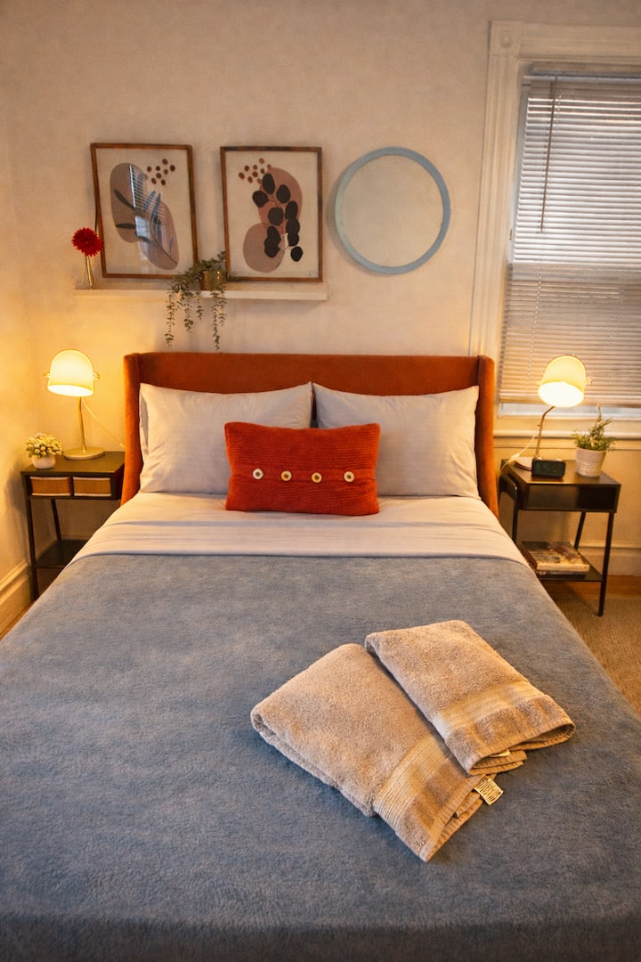 Grand Queen Bed+sofa Bed |Private Bath | 25 To Nyc - Bronx, NY