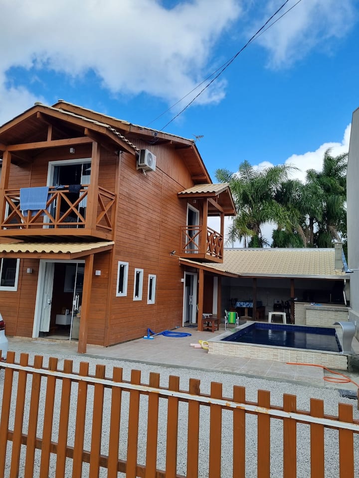 House With Pool In Zimbros - Bombinhas