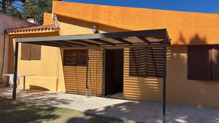 Cómoda Casa De Alquiler Temporal - San Jacinto