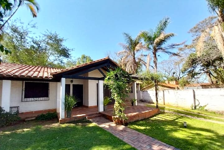 Casa En El Centro, Piscina Y Parrilla. 10 Personas - Paraguay