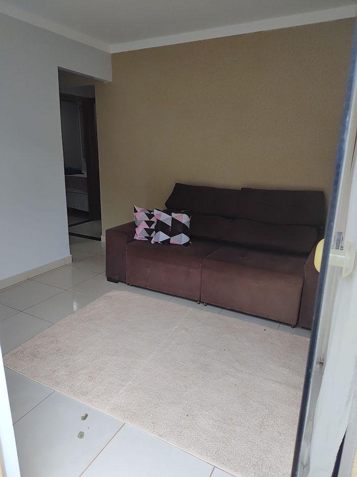 Quintal, áRvores E Banheira. - Goiânia