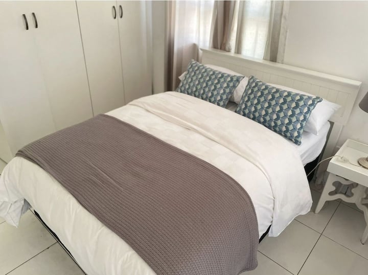 Room 4sleeps2
Attached Bathroom - Durban