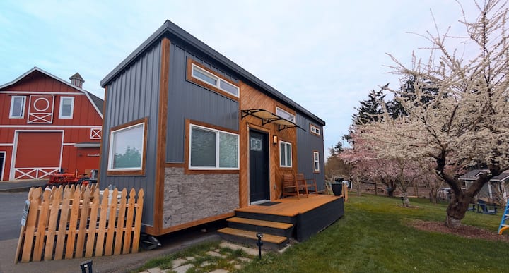 Sunset Farm: Luxury Tiny Home Farm Stay - State of Washington