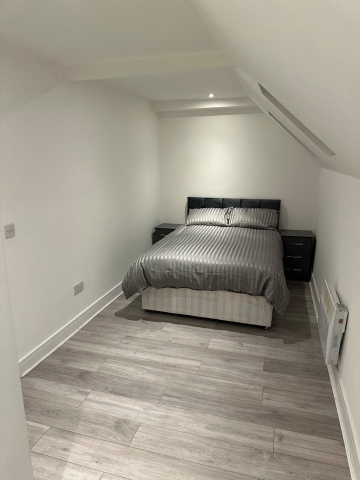 Flat 10 - Epsom High Street - Epsom