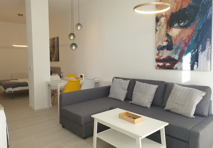 Estudio A Estrenar Con Vestidor - Madrid