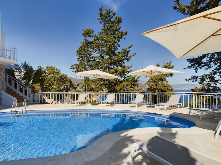 Villa Los Pinos - Luxuriöse Villa Mit Meerblick - Costa Tropical