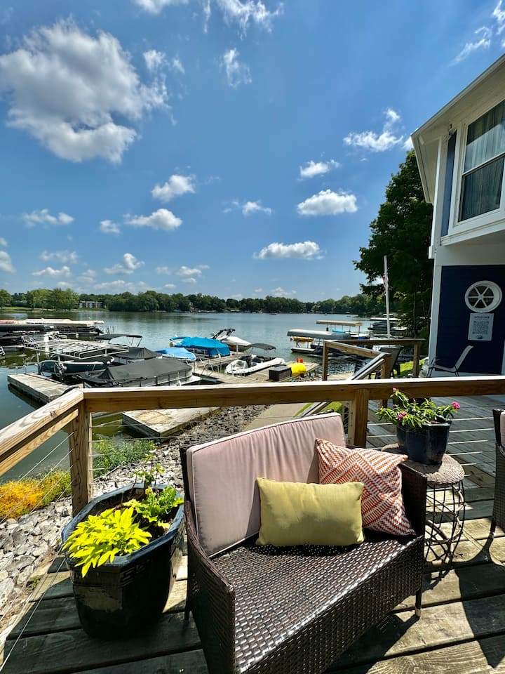 Lakefront Loft-sleeps 5 - Noblesville, IN