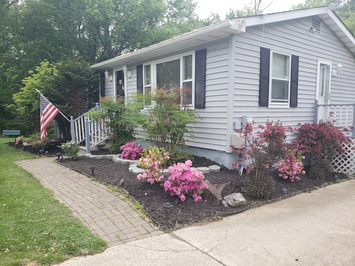 2 Bd Rm Apt 1st Floor In Laurel Near Dc &Baltimore - Columbia, MD