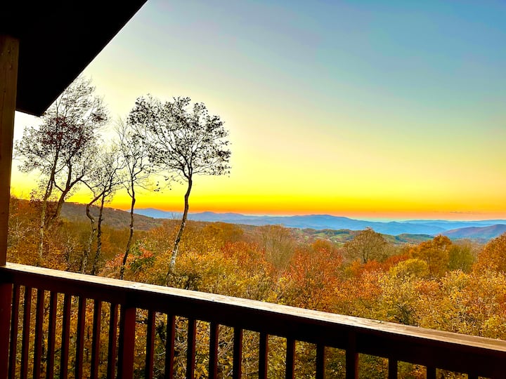 Cozy Fire Pits, Game Room & Fall Mountain Views! - Beech Mountain, NC