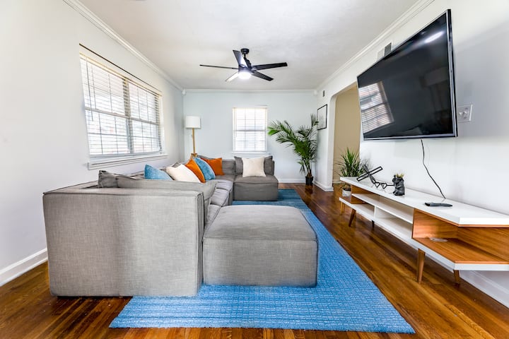 Downtown Atl! Mercedes Benz Georgia Aquarium Coke - Georgia Aquarium, Atlanta