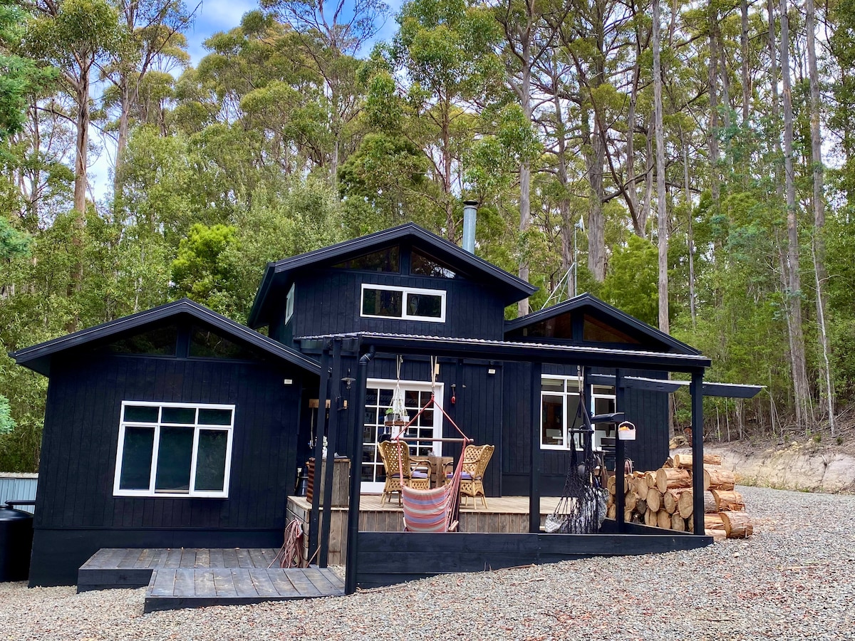 The Little Penguin-Pirates Bay, Eaglehawk Neck - Airbnb