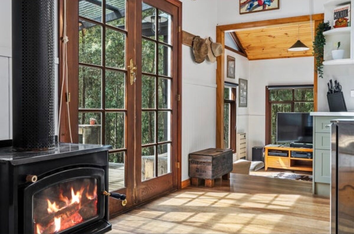 The Little Penguin-Pirates Bay, Eaglehawk Neck - Airbnb