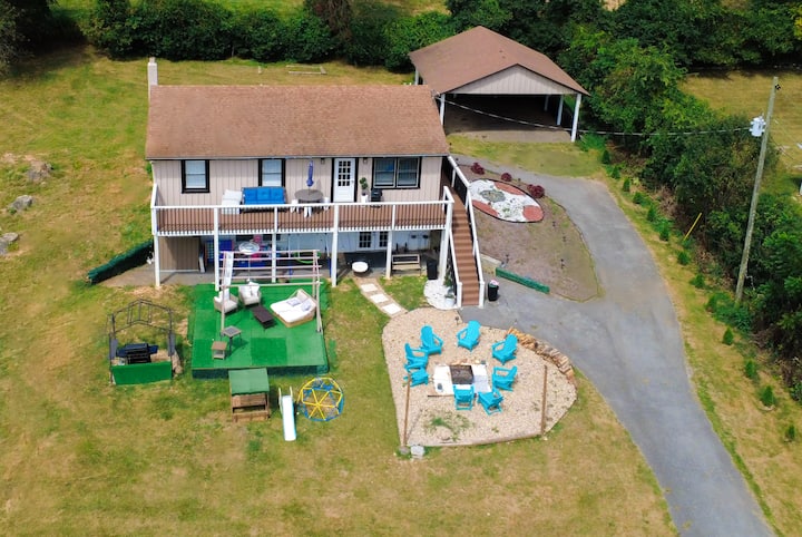 Family Mountain Escape • Views • Near Homestead - Douthat State Park, Millboro