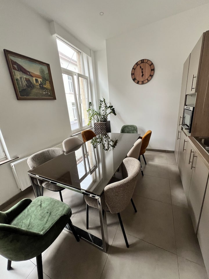 Stylish 5 Bedrooms Getaway For Large Groups - Bruselas