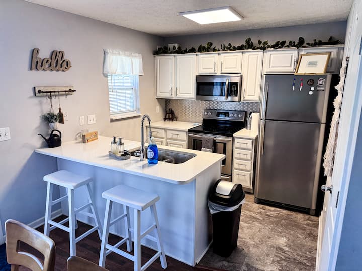 Cute Townhouse Near Publix - Smyrna, TN