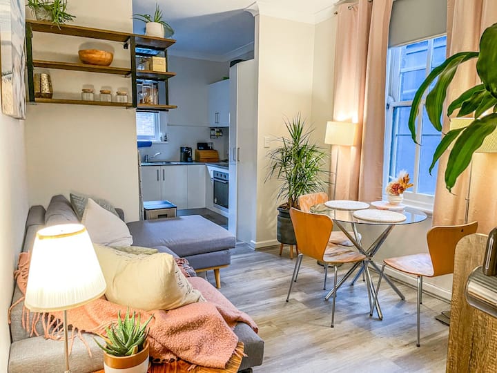 Newtown High Street Apartment - Camperdown