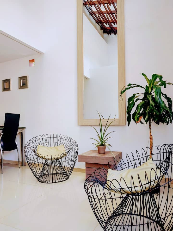 Elegante Sobrio Y Acogedor Apto Acabados De Lujo. - Bello, Colombia