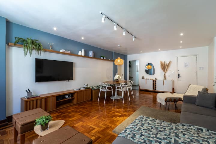 Right On The Sand In Copacabana, 3 Bedrooms, Cozy. - Copacabana