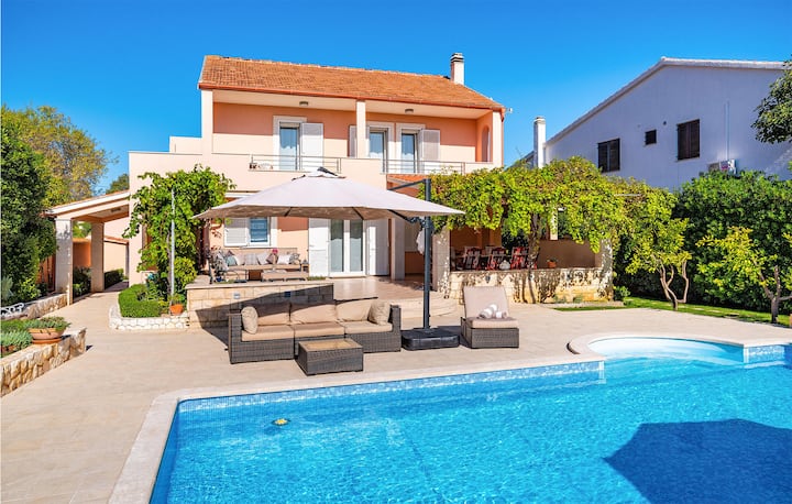Stunning Home In Vodice - Vodice