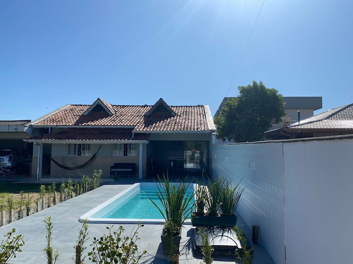 Casa 4 Quartos Com Piscina E áRea Gourmet - Florianópolis