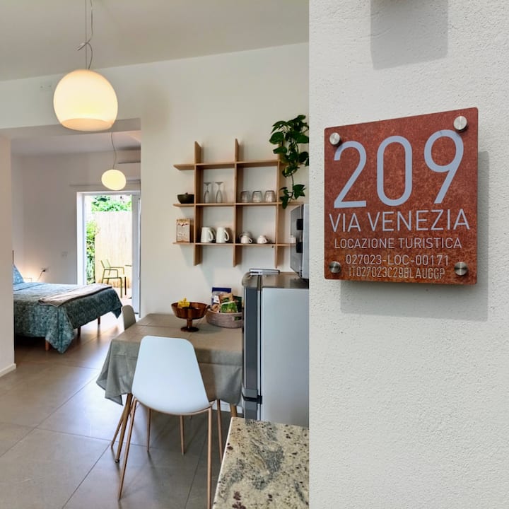 Studio Moderne: Confort, Bus à 10m, Parking Privé - Mira, Italien