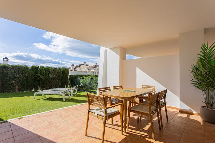 Sunny Apartment W/ Private Garden + Sun Beds ! - Casares