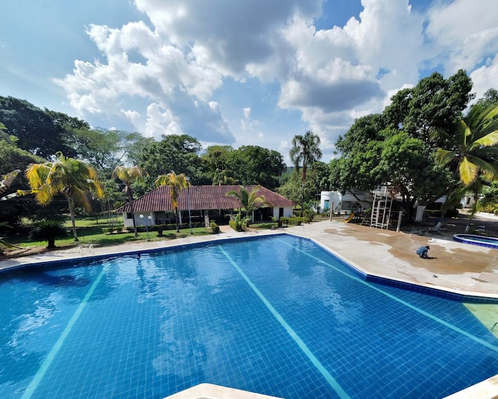 Oasis Tranquilo | Piscina Tennis - Melgar