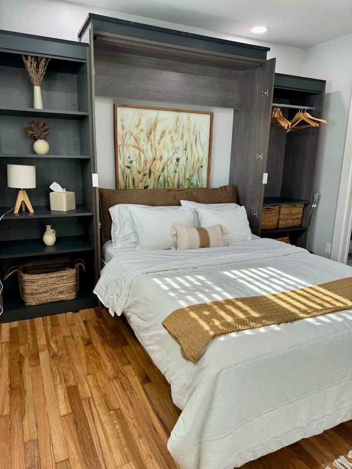 Hyde Park Guesthouse - Upstairs - Austin, TX