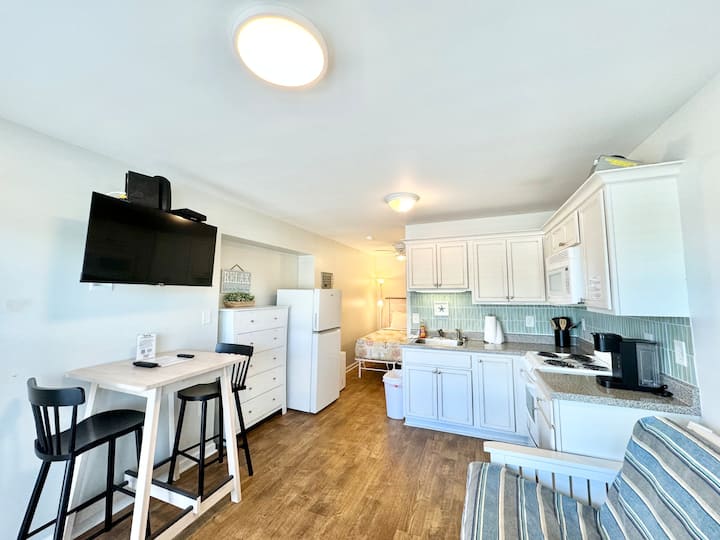 Beachfront 1st Floor Condo_ Pool_private Beach - Atlantic Beach, NC