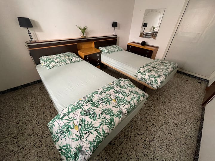 Twin Room 5-min Walk To Mercado Central - Alicante