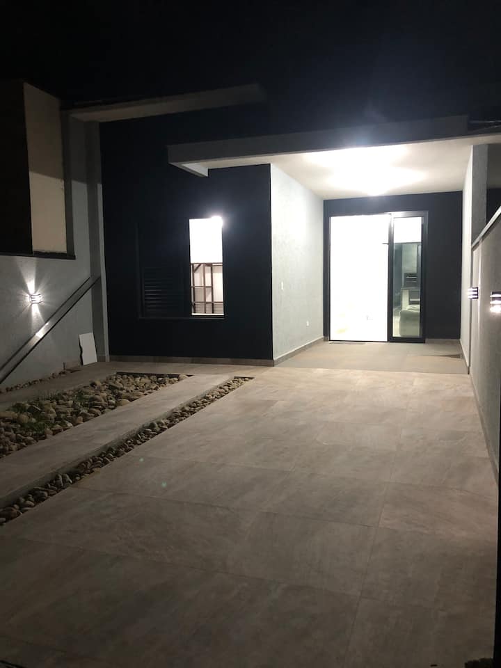 Casa Com Piscina Em Guaratuba-pr - Guaratuba