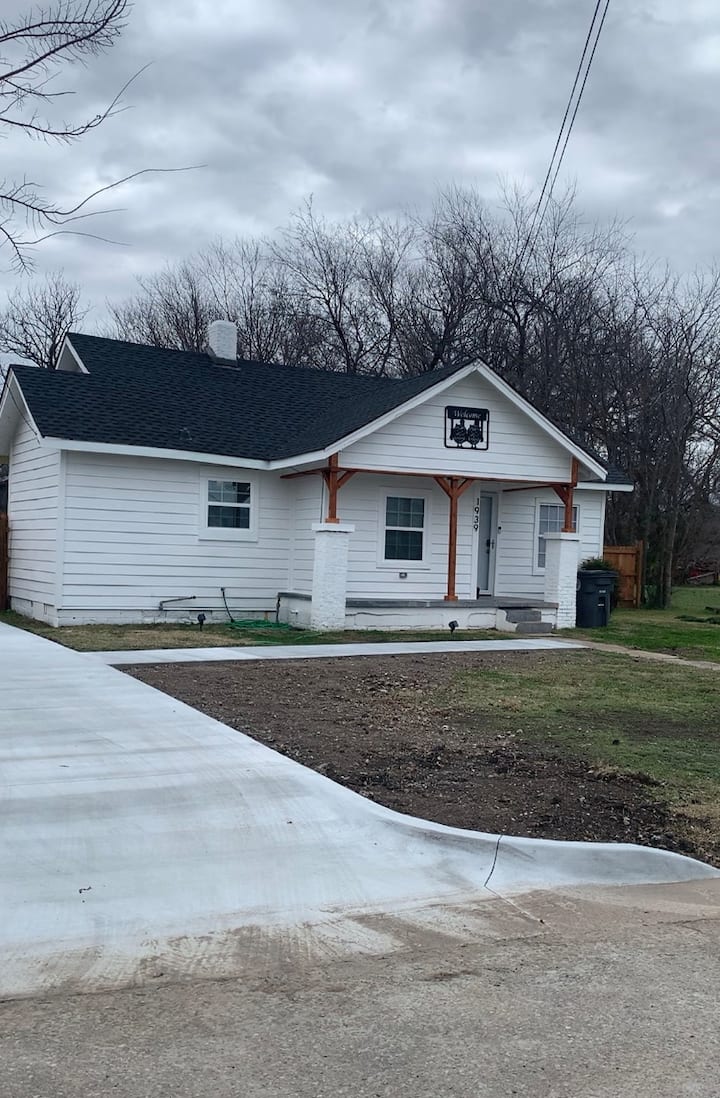 Welcome To The Dollie House - Tulsa, OK