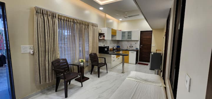 Classy 1 Bhk Studio Wth Terrace In Aundh - Pune
