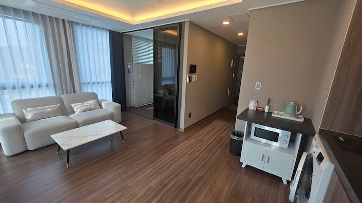 S4 2904#오션뷰,마운틴뷰#해리단길#해운대역5분#해변5분#무료짐보관#ott#정수기 - Busan