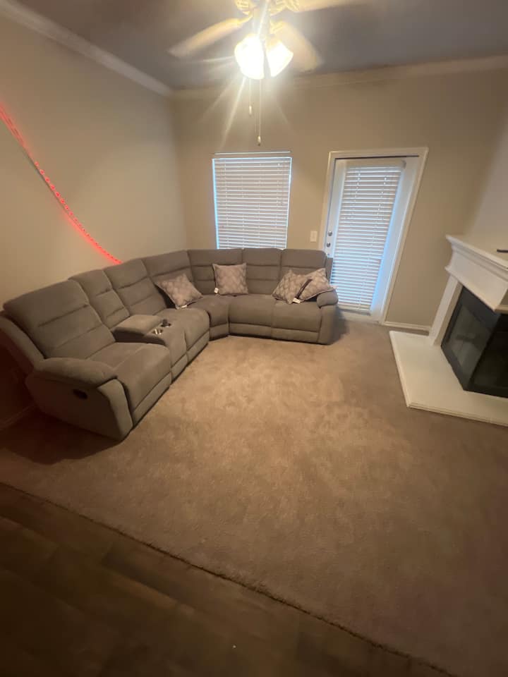 Beautiful And Spacious Comfy - Carrollton, TX