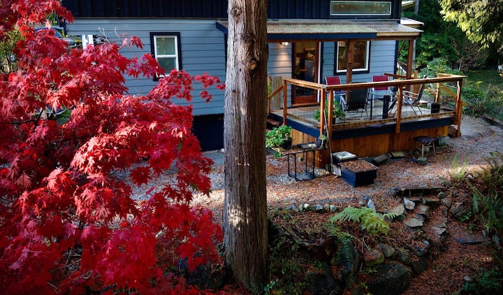 Little Cabin In Middlepoint, Pender Harbour - サンシャイン・コースト・リージョナル・ディストリクト