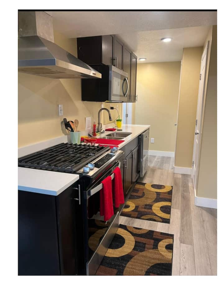 Family-friendly Basement W/ Kitchenette + Washer - Springville, UT