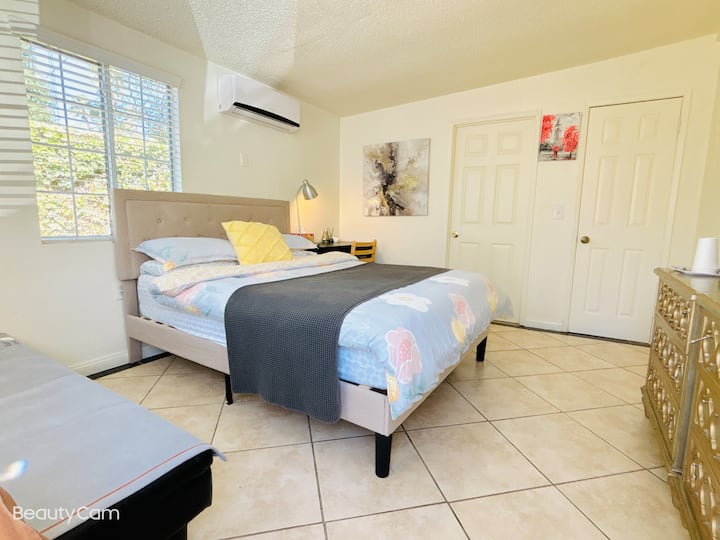 整租后院客房，独立出入、安静舒适、停车免费. - San Marino, CA