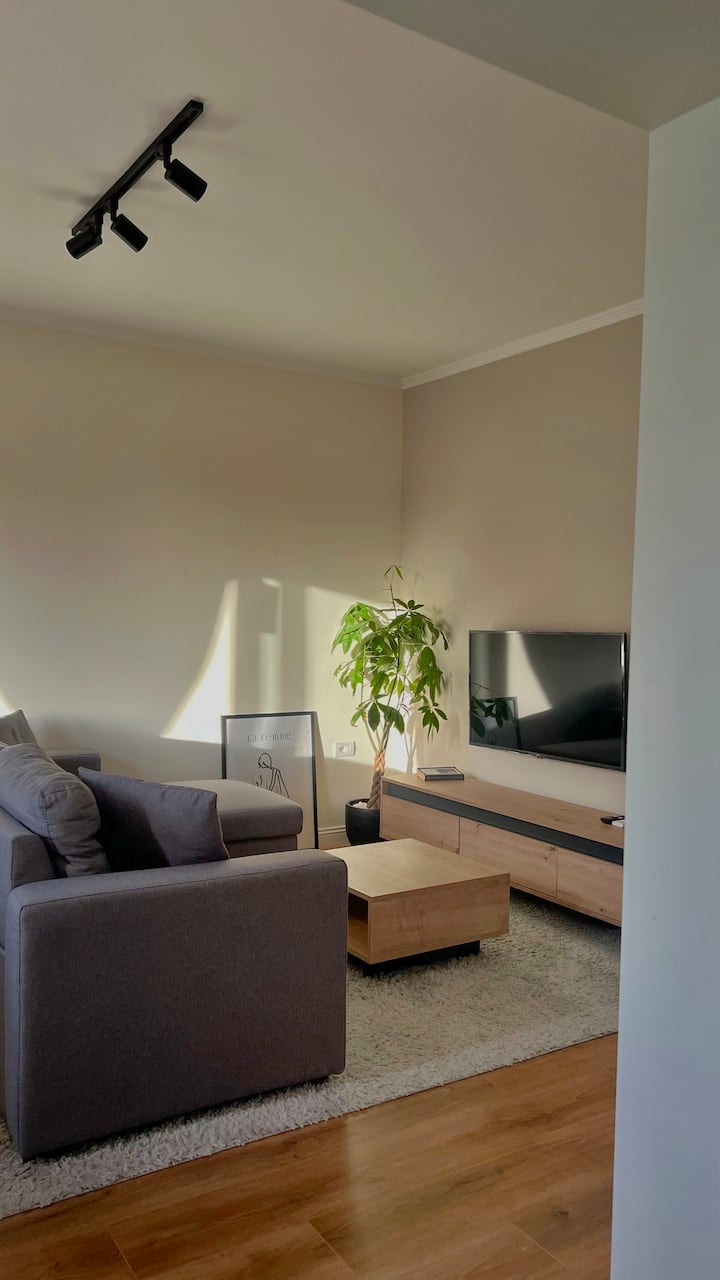 “Thebeeapartment 2”cozy 2br @Citycenter/new Bazaar - Tirana