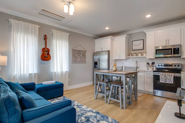 Fun East Nashville Townhome! 10 Mins To Broadway! - Nashville