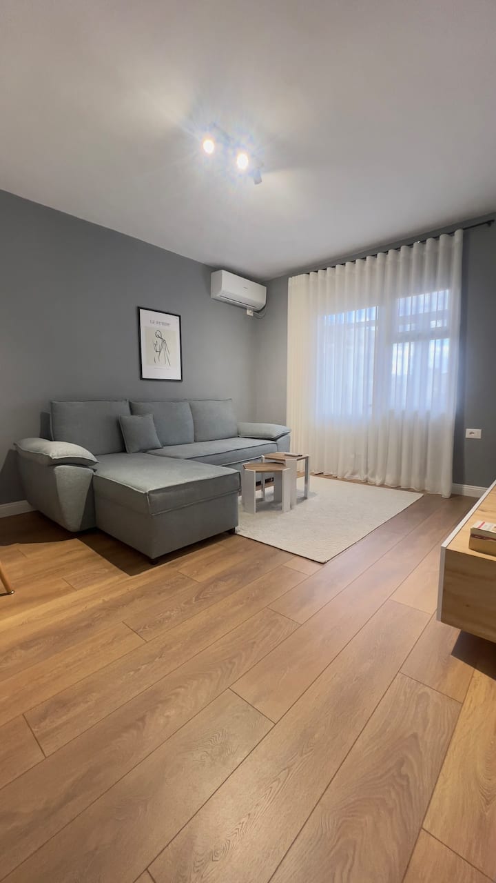 In City Center “Thebeeapartament 3”, New Bazar - Tirana