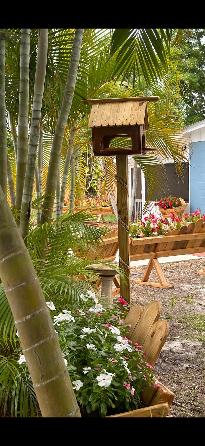 Beachtown Gem, Has It All! Your Perfect Getaway! - Vero Beach, FL