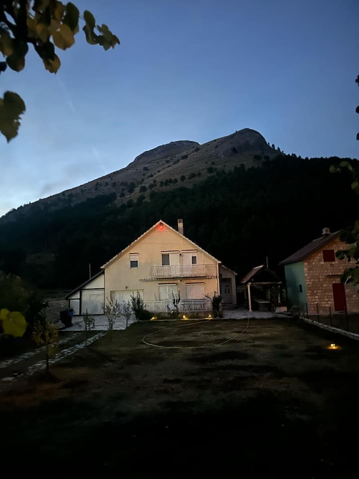 Family House On The Mountain - Krstac, Njegusi - Kotor